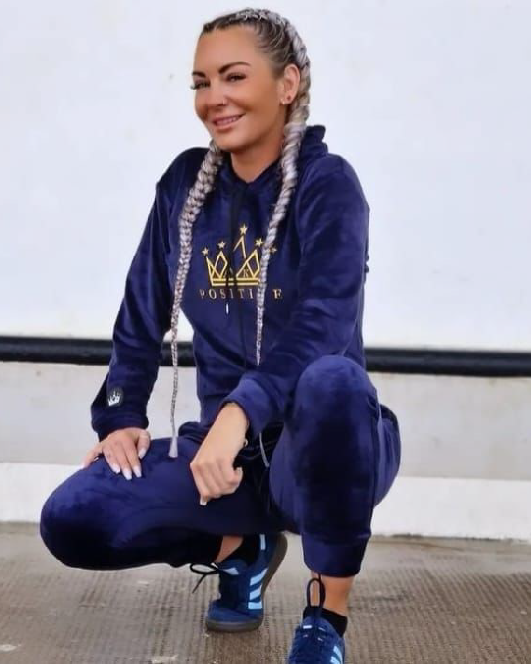 Soft Women's Embroidered Velour Tracksuit - akpositive.com